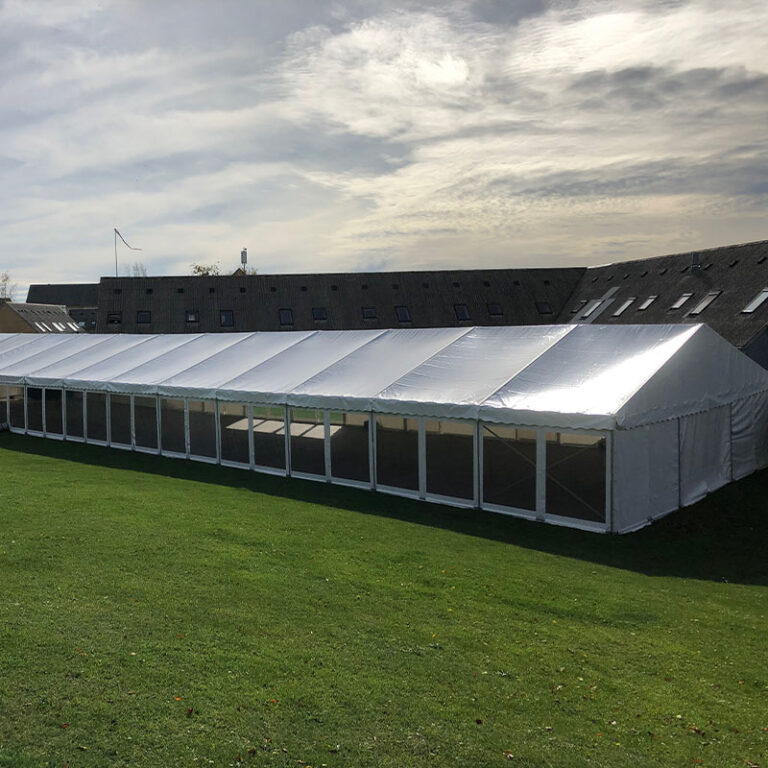 Lej festtelt 12 meter bredt hos VIP Teltudlejning i Ringsted
