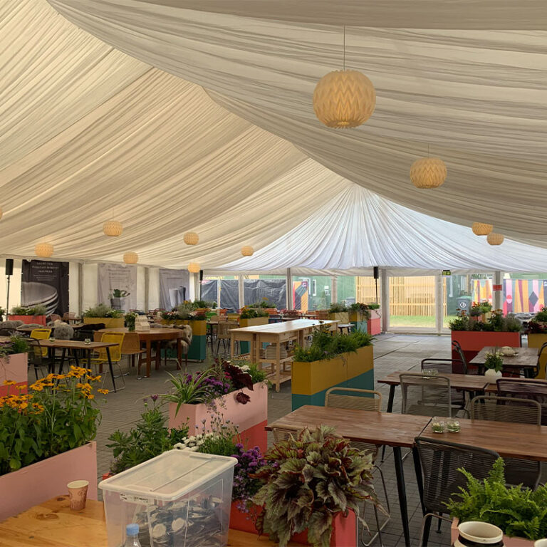 Lej festtelt 15 meter bredt hos VIP Teltudlejning i Ringsted